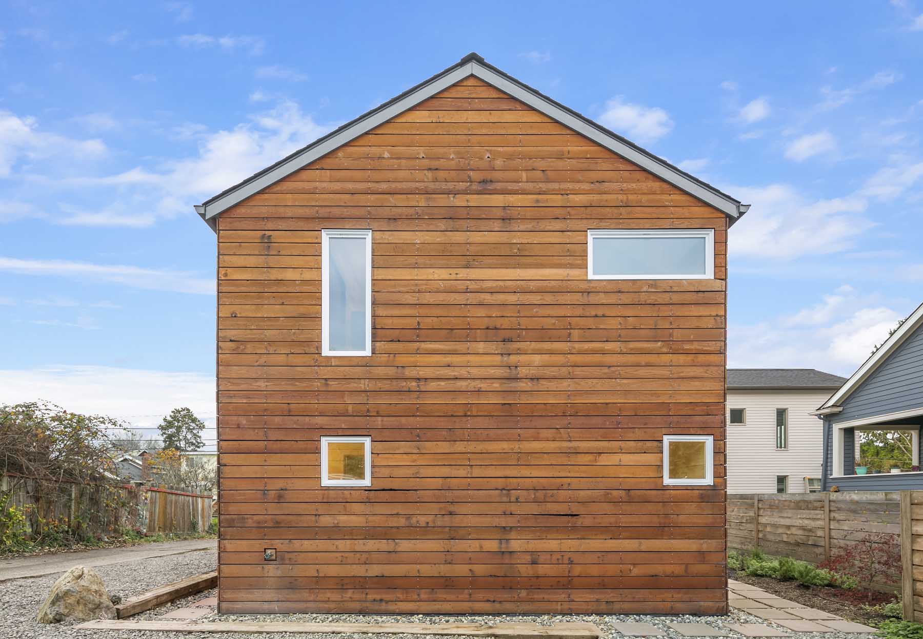 Seattle Backyard Cottage | DADU | Building Contractor in Seattle